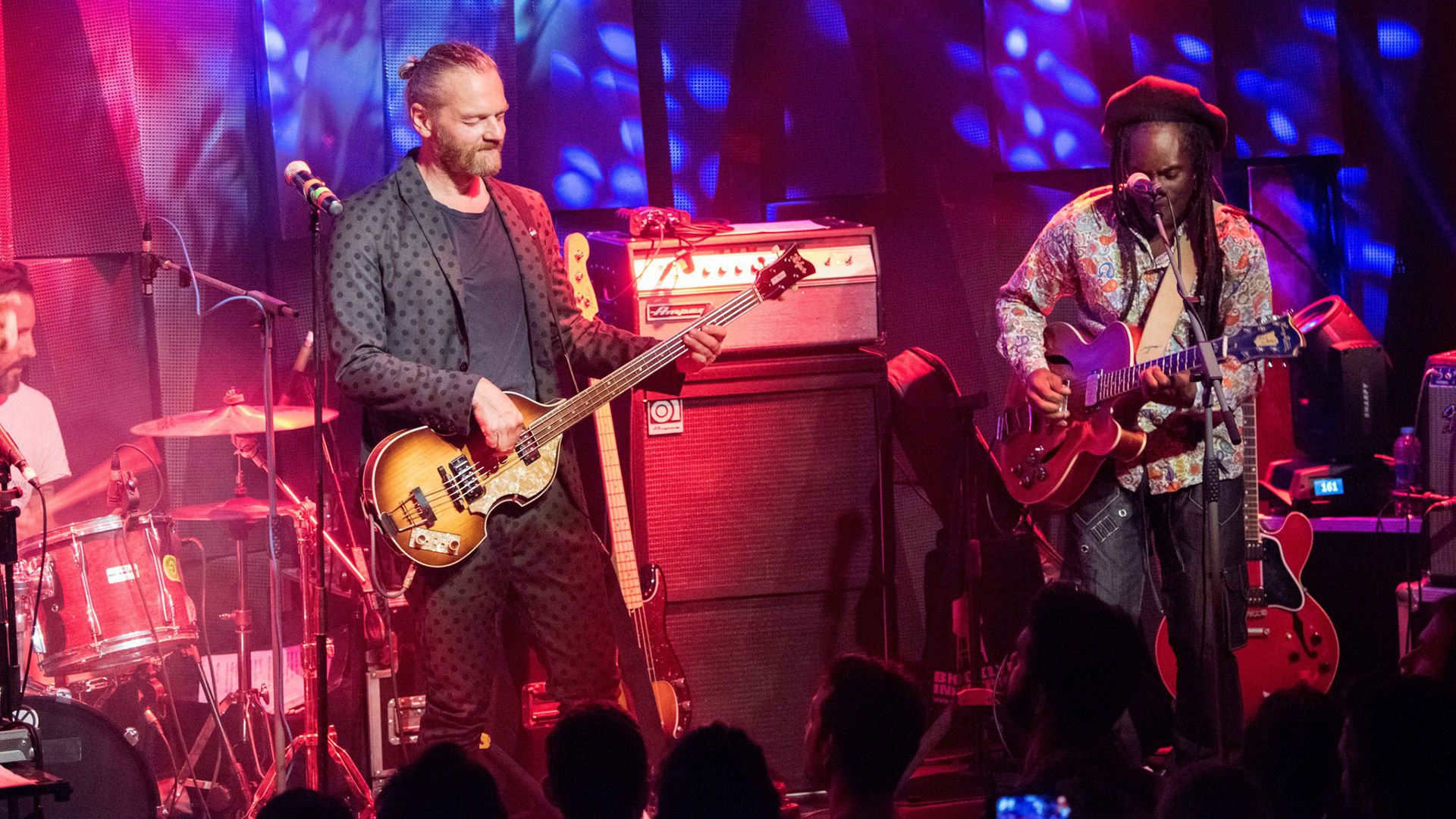 Lati Kronlund | Höfner