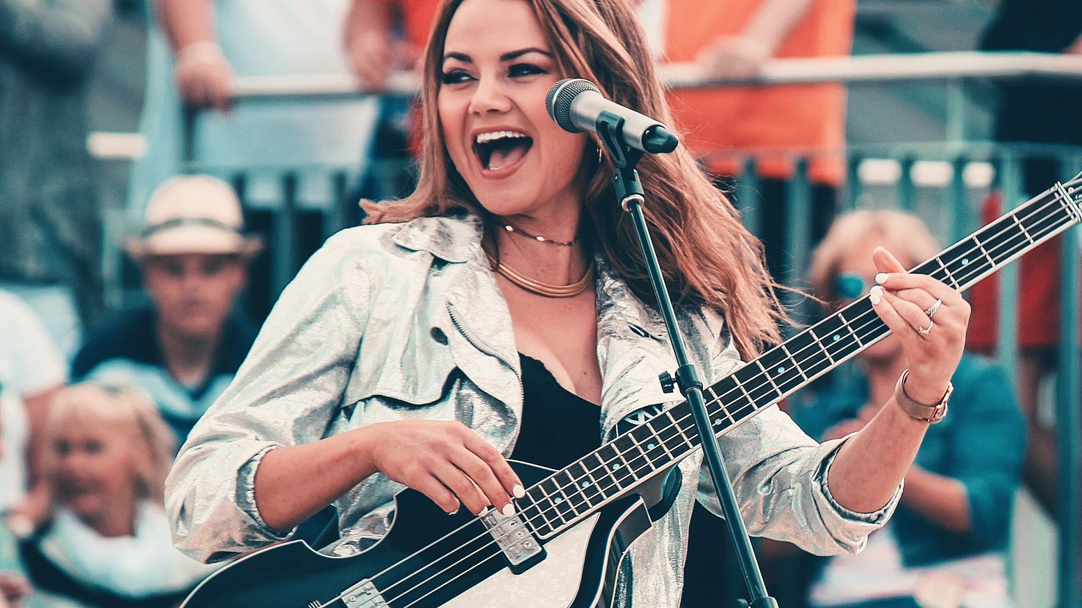 Ella Germein | Höfner