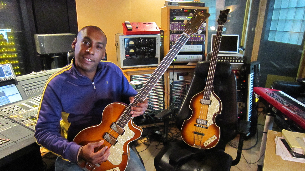 Dale Davis | Höfner